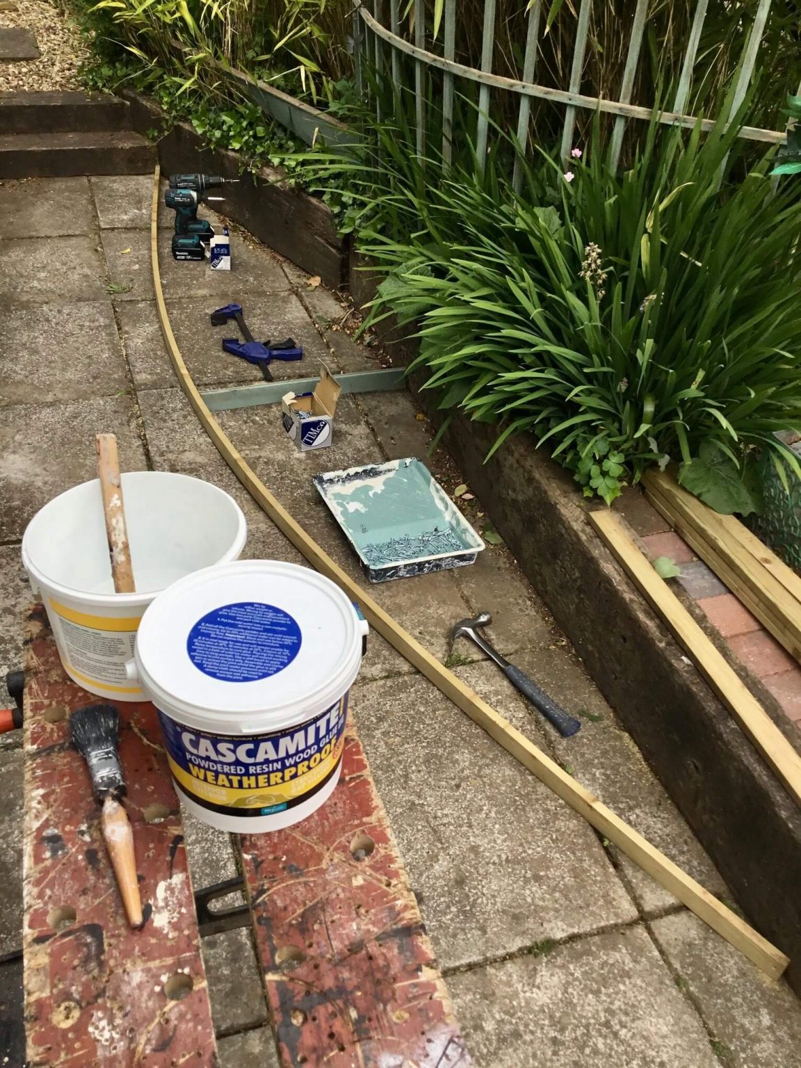 Types of Adhesives: The 4 Types You Need to Know 2025