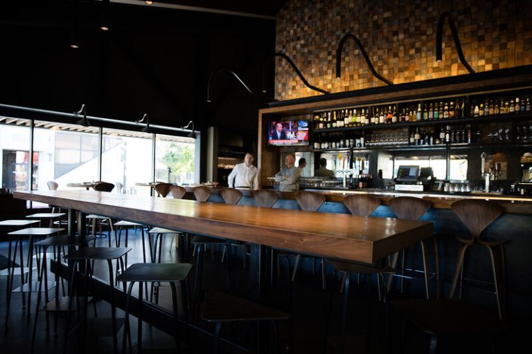 5 Best Woods for Outdoor Bar Tops 2025