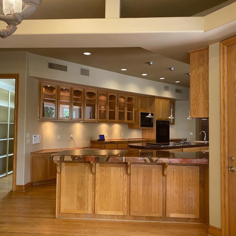 20 Fabulous Honey Oak Kitchen Cabinet Designs to Elevate Your Space 2025