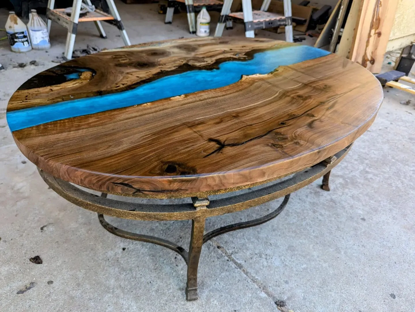 30 Epoxy River Tables That Are Never Going Out of Fashion (Because ...