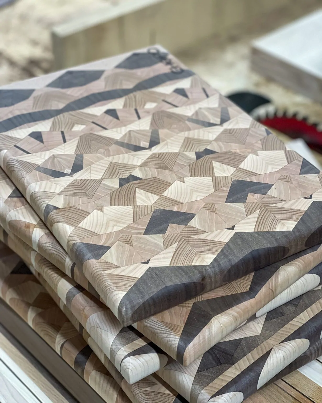 40 Unique Cutting Board Designs with Functionality and Style 2025