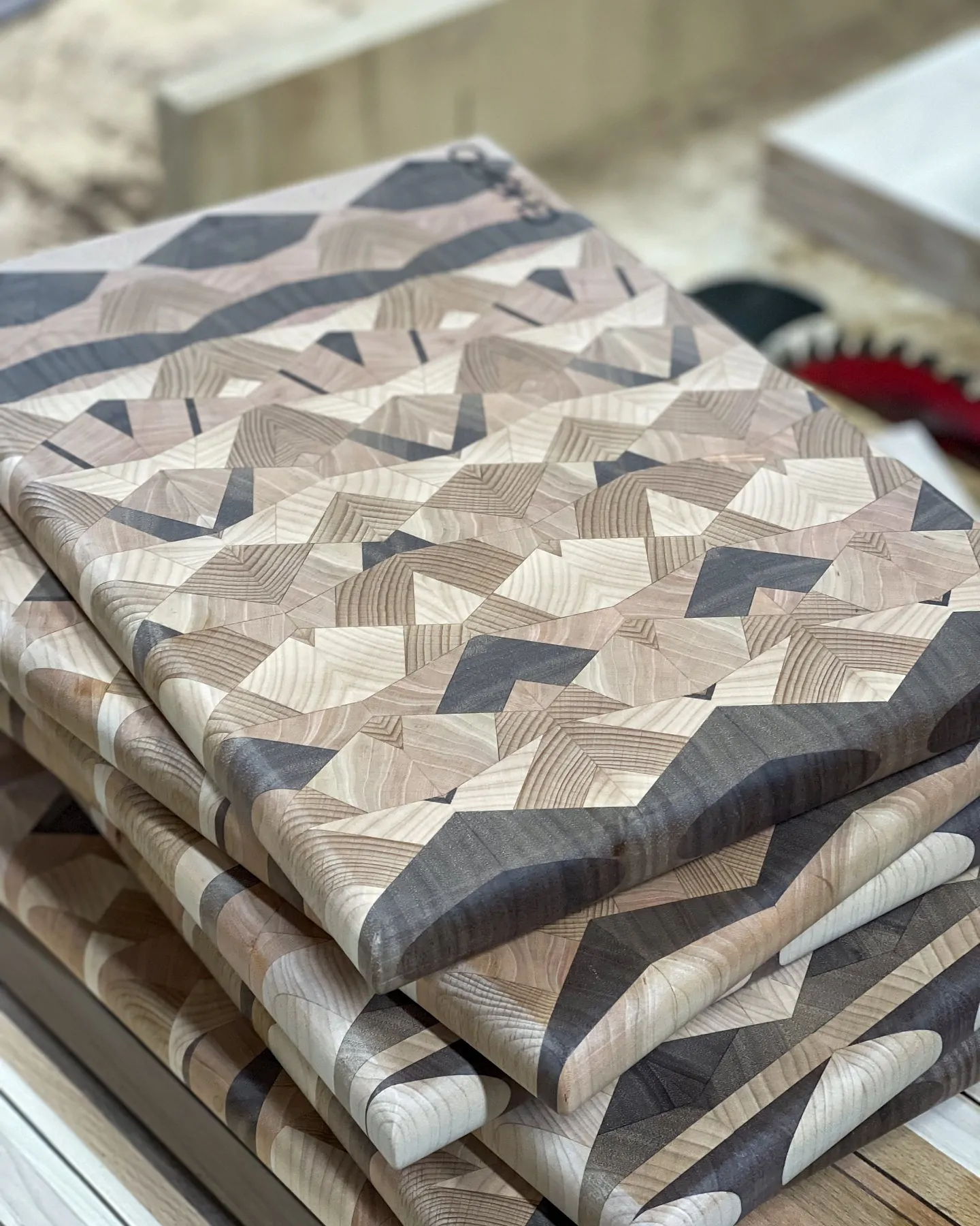 40 Unique Cutting Board Designs with Functionality and Style 2025