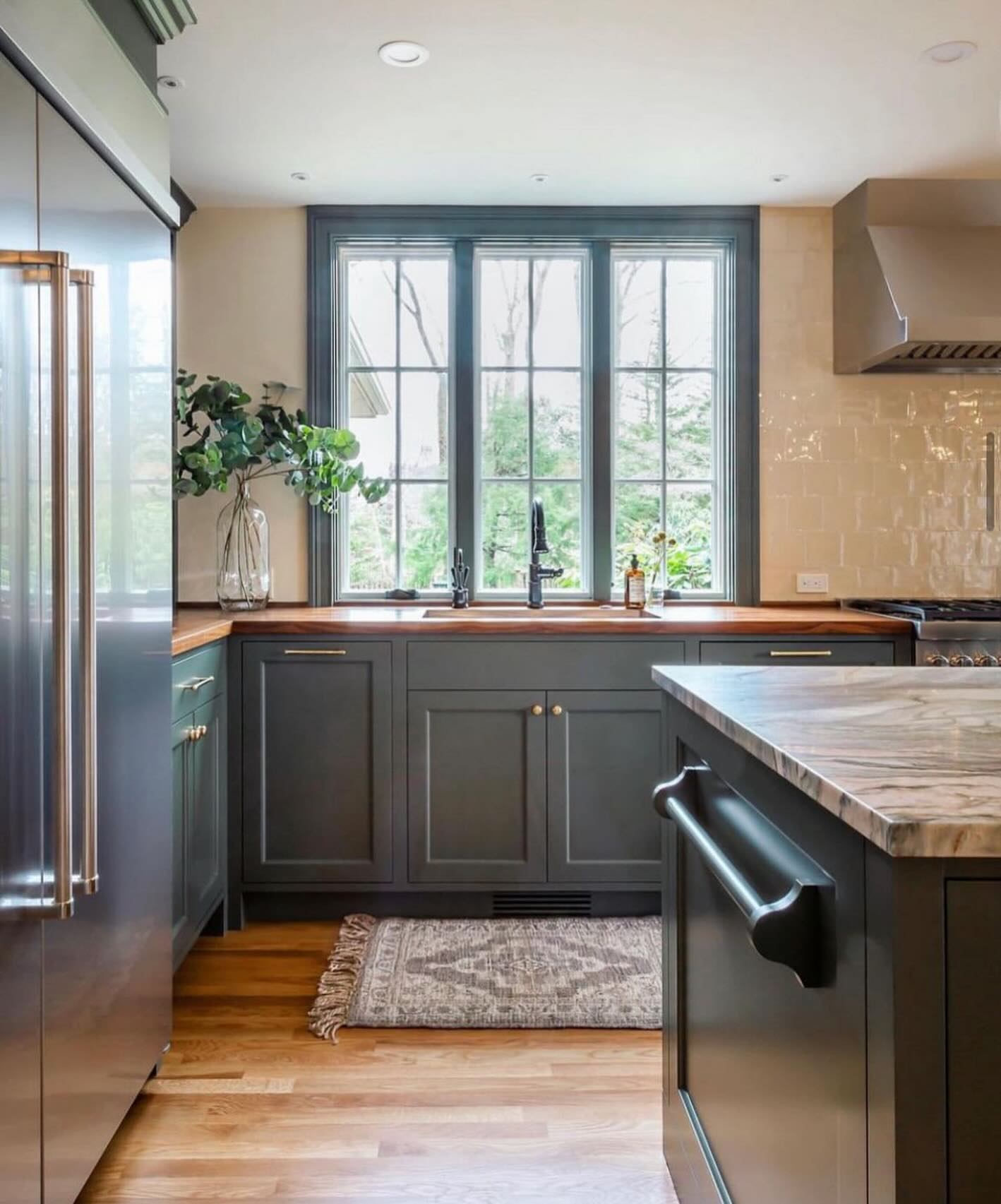 30 Kitchen Color Schemes to Try 2025