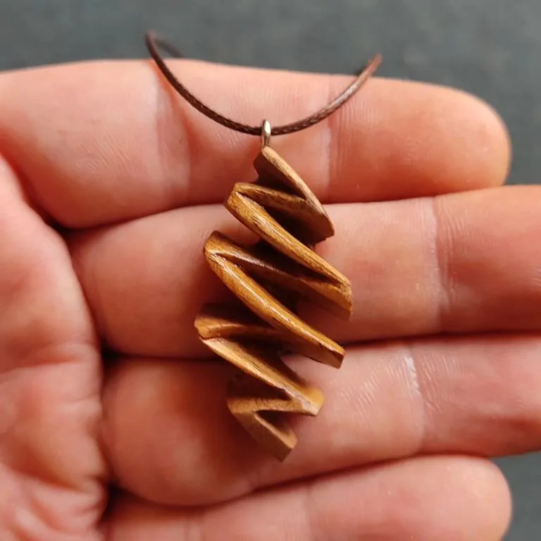 60 Easy wood carving projects for beginners 2025