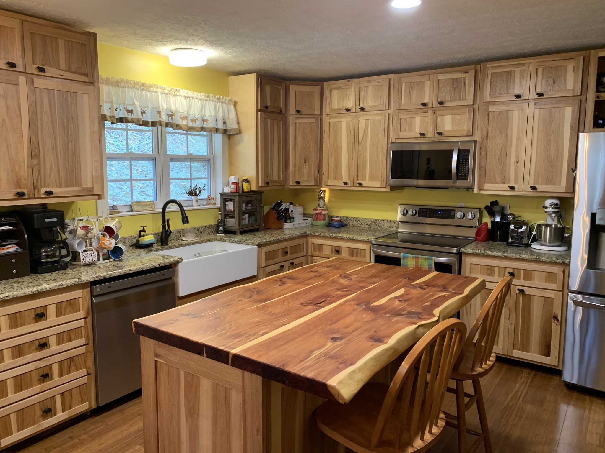 Rustic to Modern: 20 Stunning Hickory Kitchen Cabinet Designs 2025