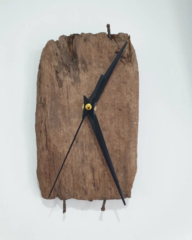25 wooden wall clocks that are absolute conversation starters 2025