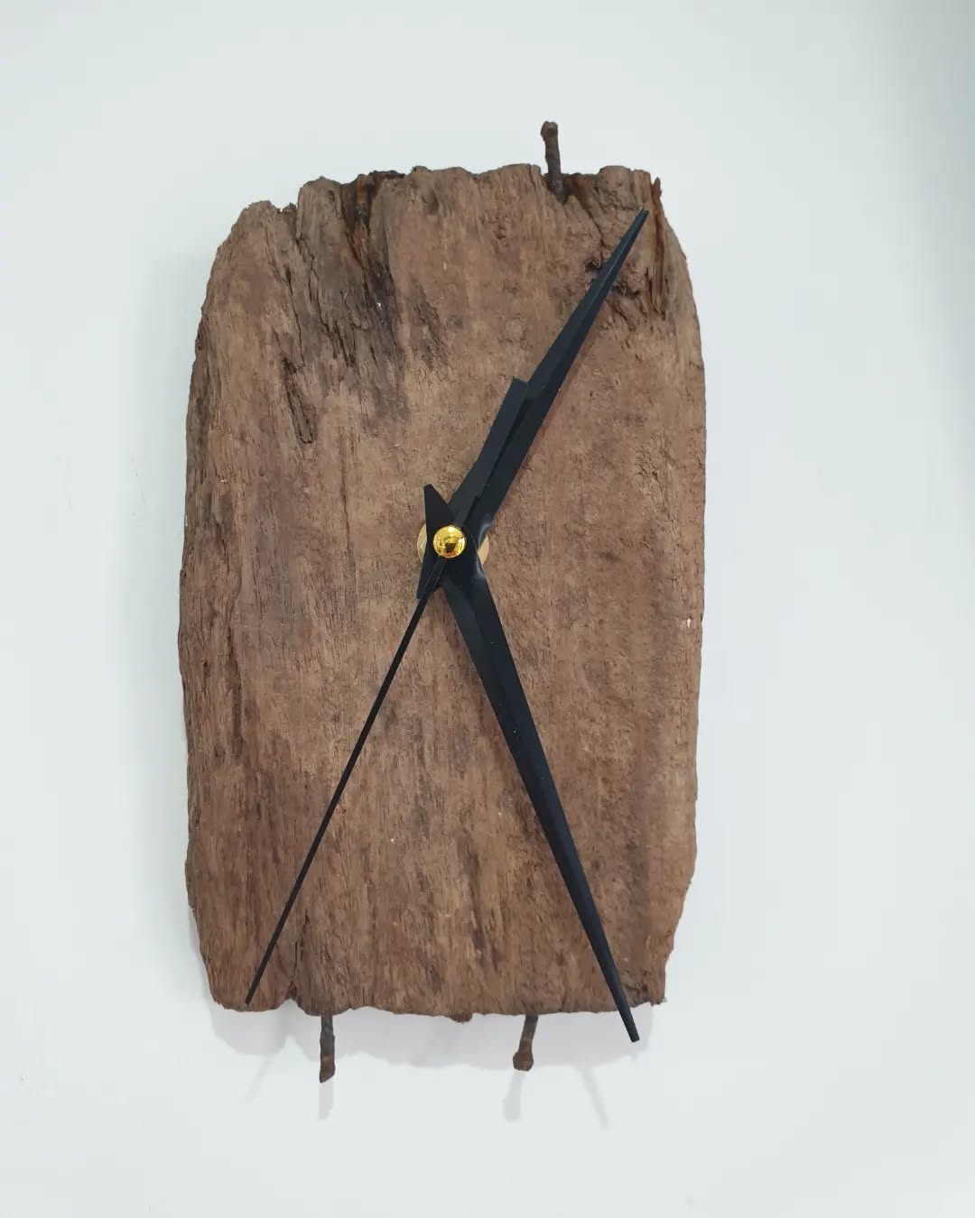 25 wooden wall clocks that are absolute conversation starters 2025
