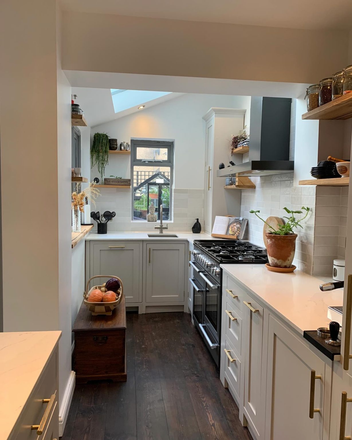 Small Corner Kitchen Designs That Pack a Big Punch 2026