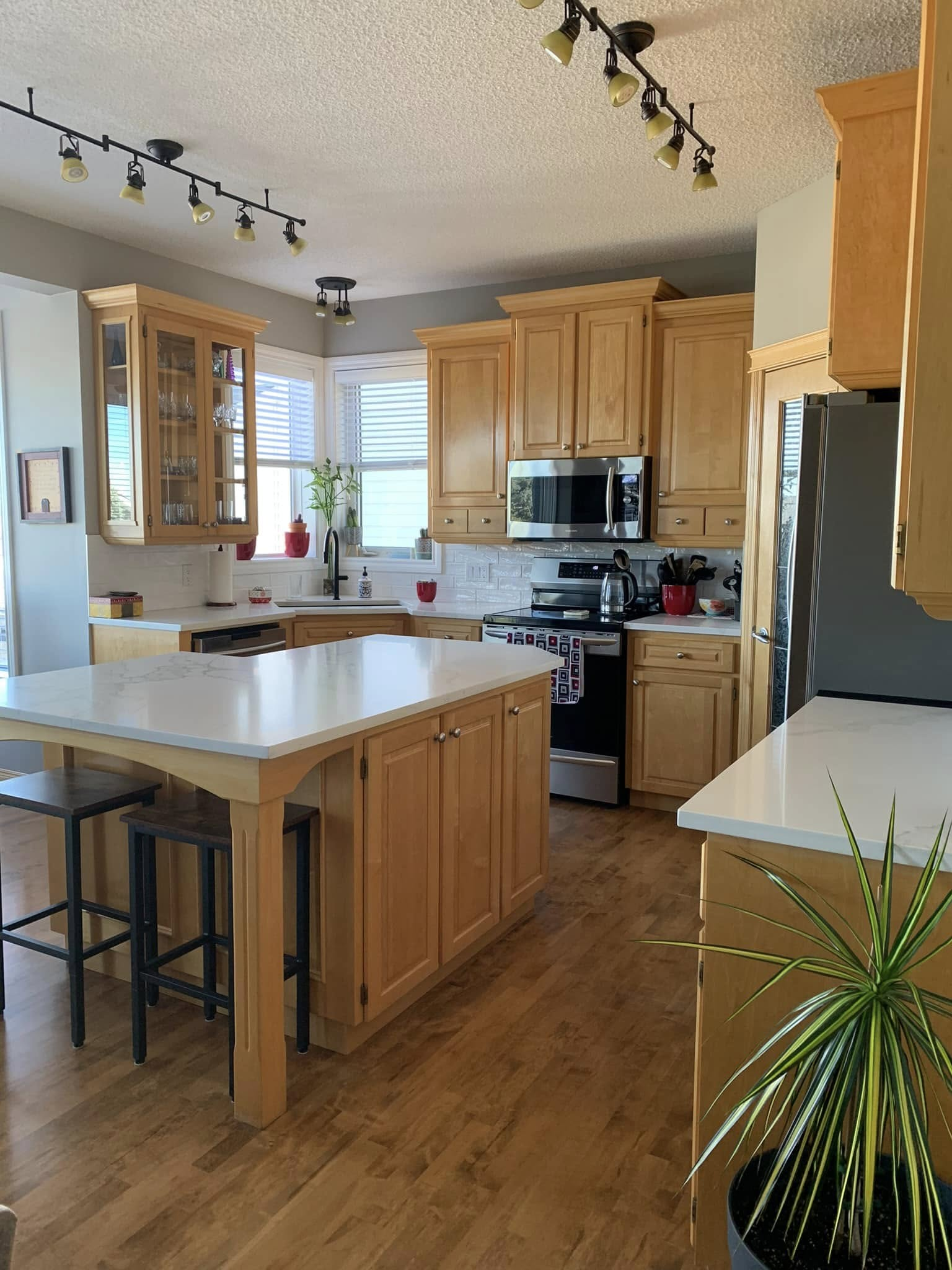 15 Timeless Maple Kitchen Cabinet Ideas for Every Style 2025