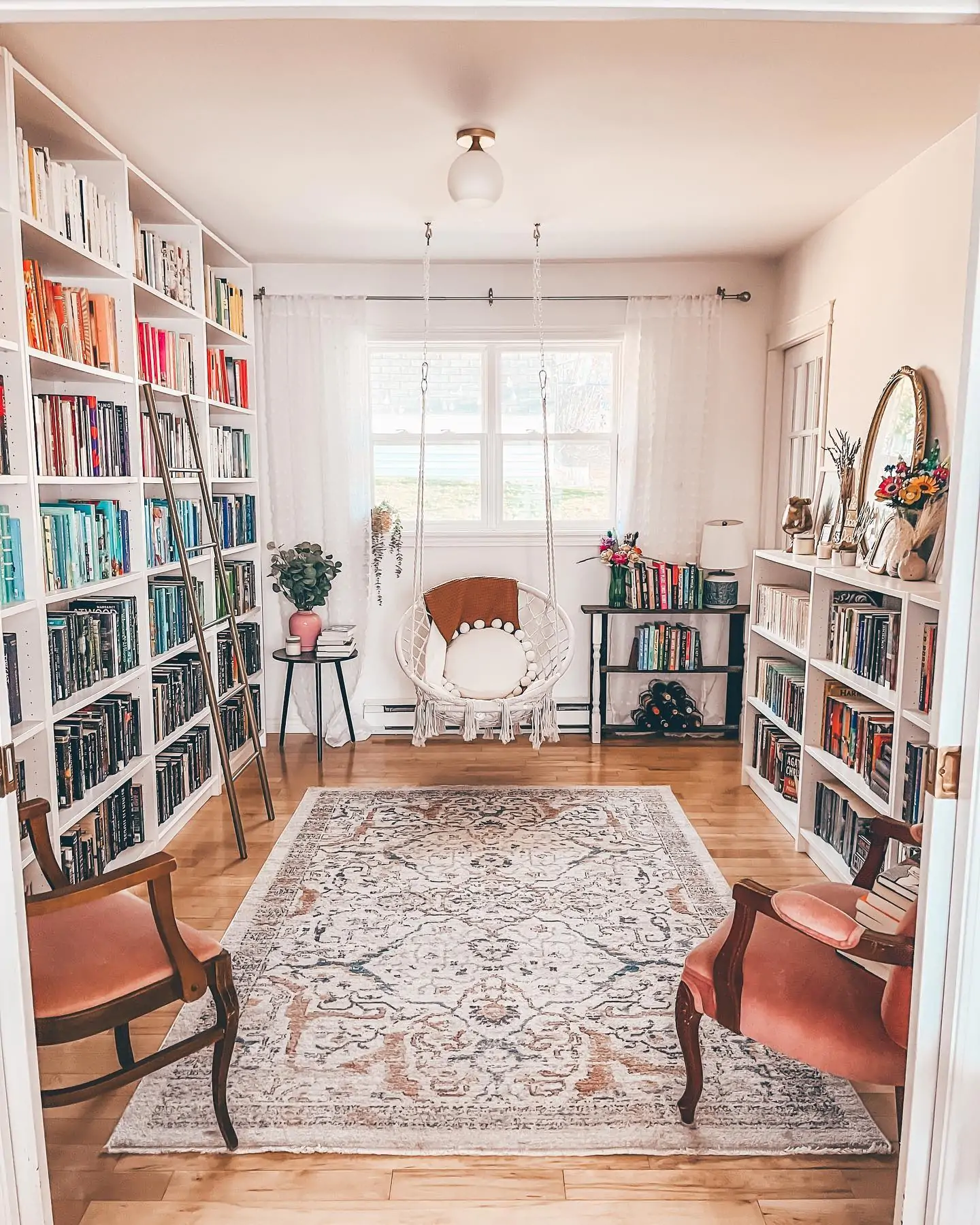 15 Bookshelf Ideas to Elevate Your Home Library 2025