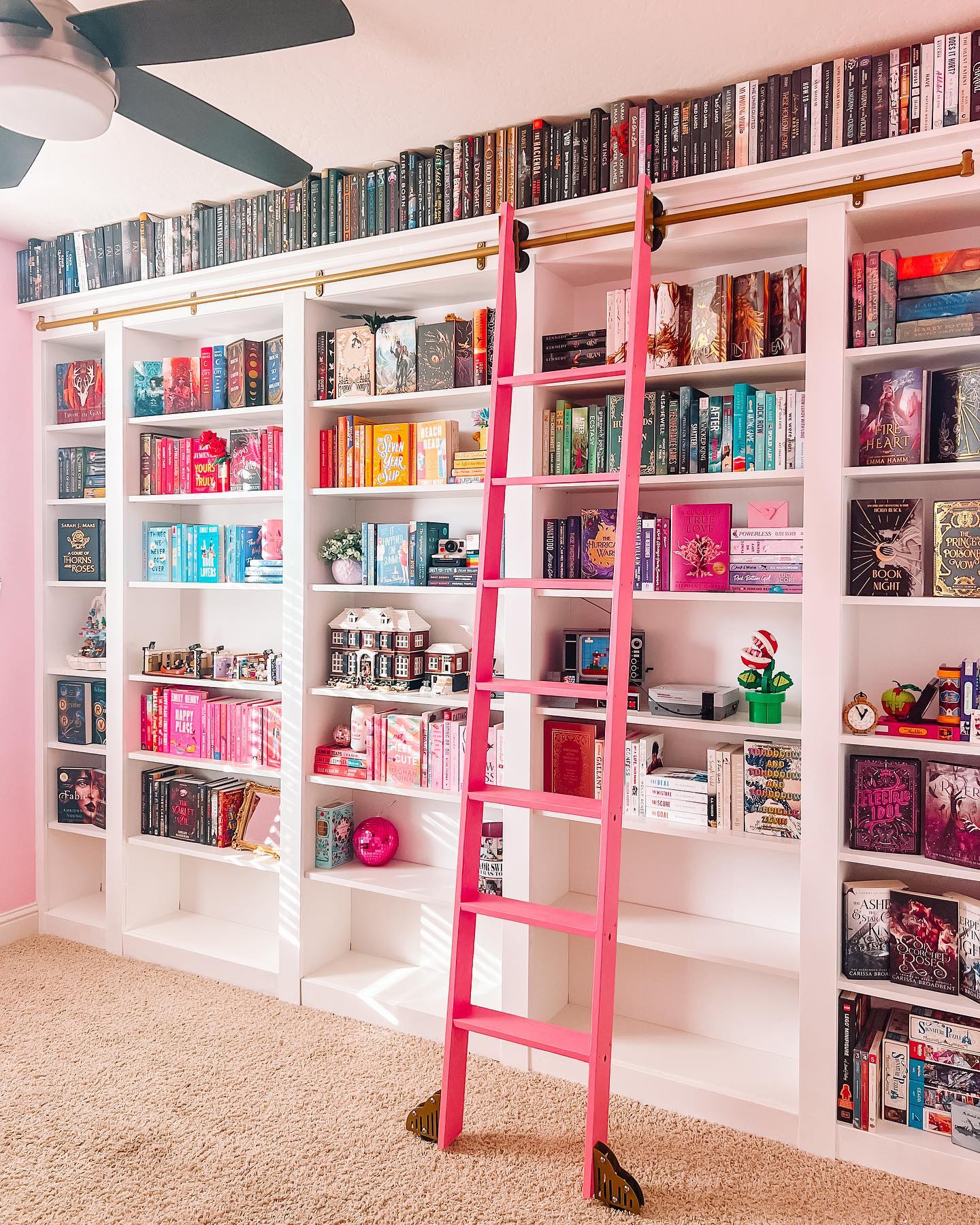 15 Bookshelf Ideas to Elevate Your Home Library 2025